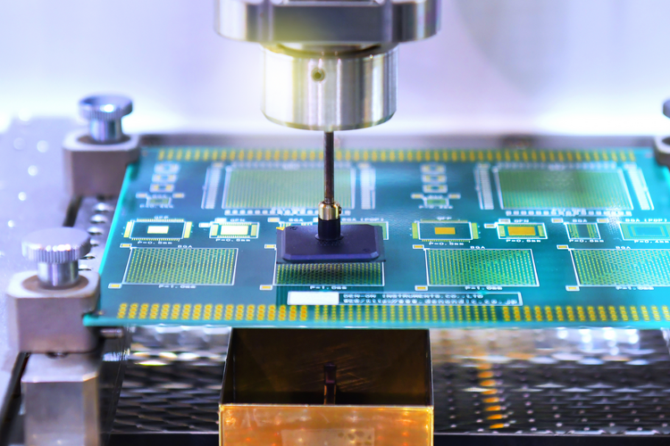 Qualcomm, GlobalFoundries to Spend $7.4 Billion to Increase Chip ...