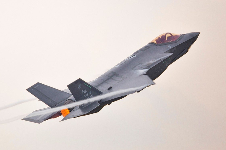 Lockheed Martin Lands Historic Fighter Jet Contract