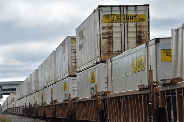 J.B. Hunt Unveils New Perks Program for Truckers