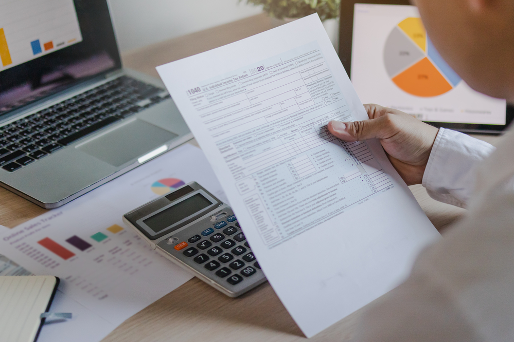 Vendor Spend Analysis: Manual and Automated Processes